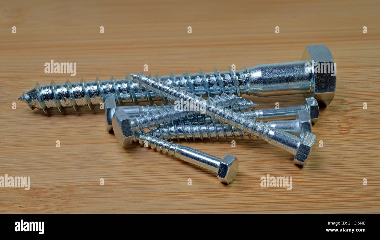 Holz und schrauben -Fotos und -Bildmaterial in hoher Auflösung – Alamy