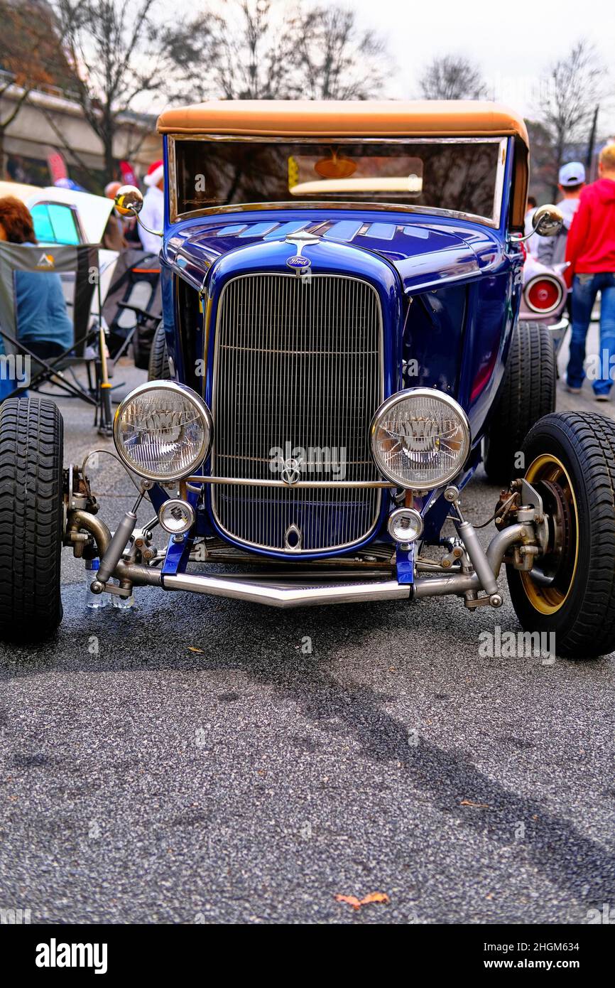 Klassischer alter Ford V8 Stockfotografie - Alamy