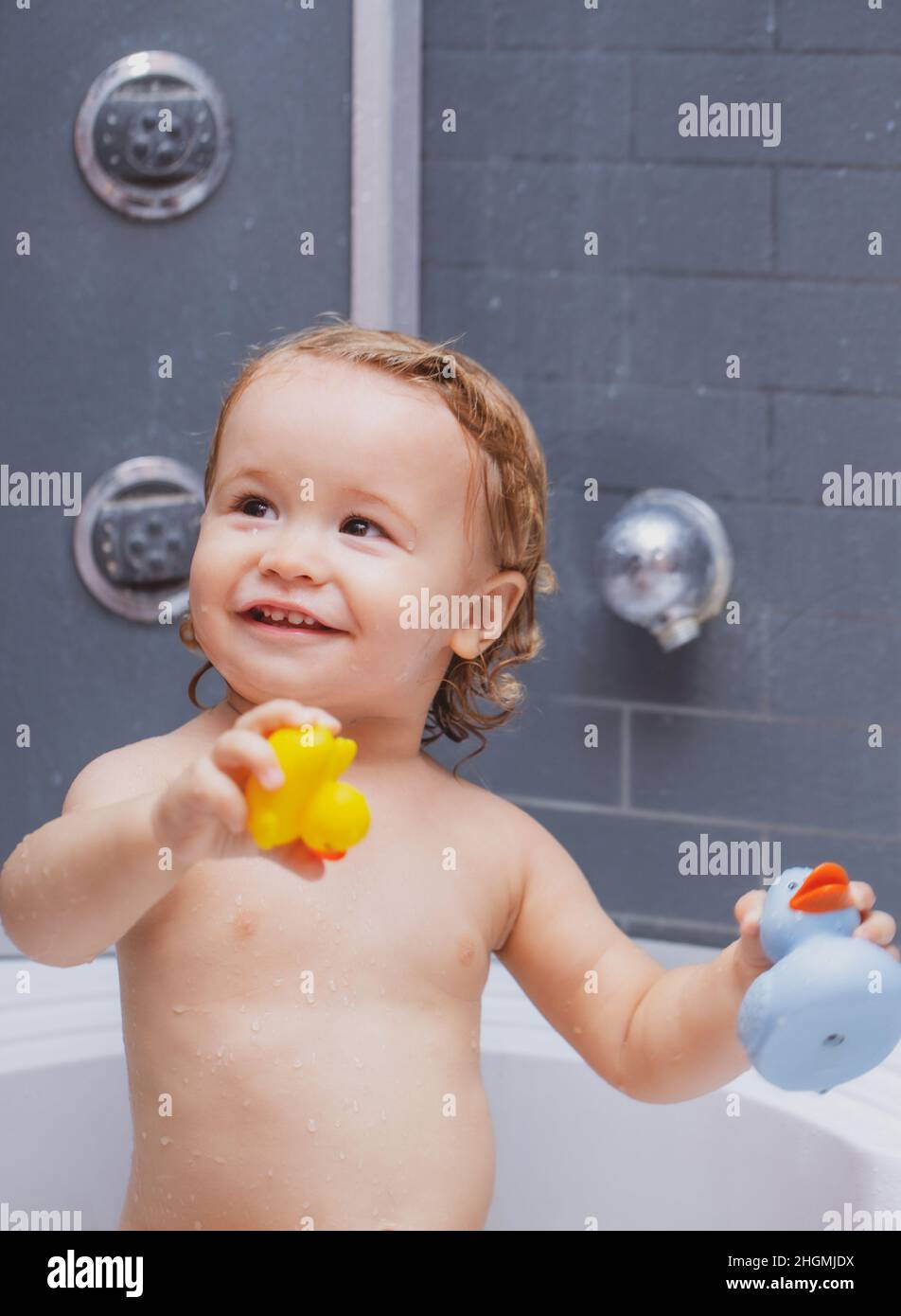 Buben In Der Dusche Stockfotos und -bilder Kaufen - Alamy