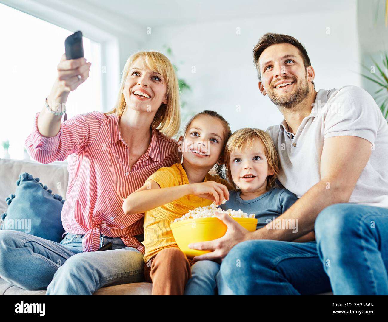 Mutter tochter sohn Stockfotos und -bilder Kaufen - Alamy
