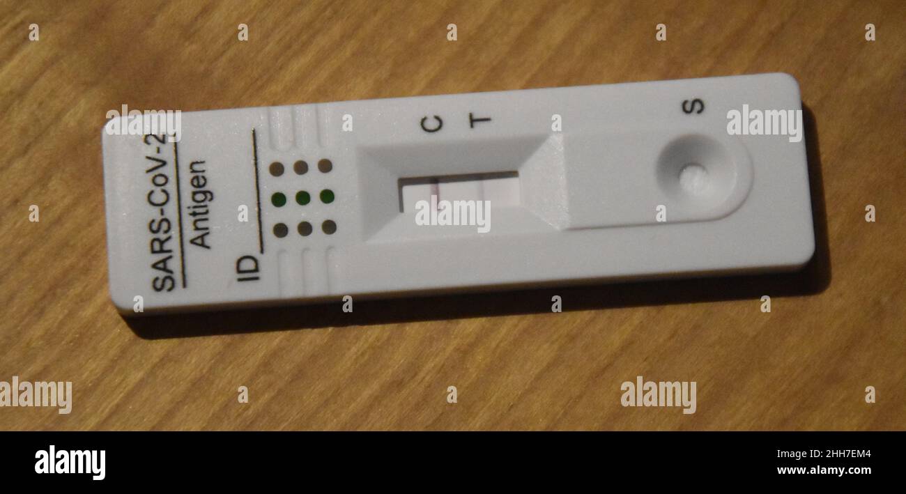 Corona schnelltest -Fotos und -Bildmaterial in hoher Auflösung – Alamy