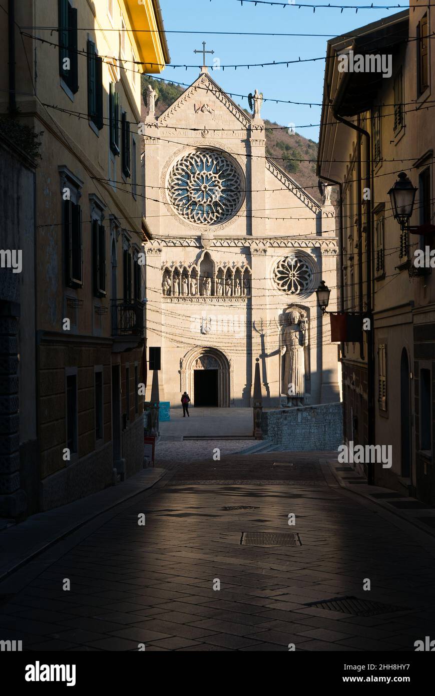 Gemona del Friuli, Italien (16th. Januar 2022) - die Kathedrale von ...