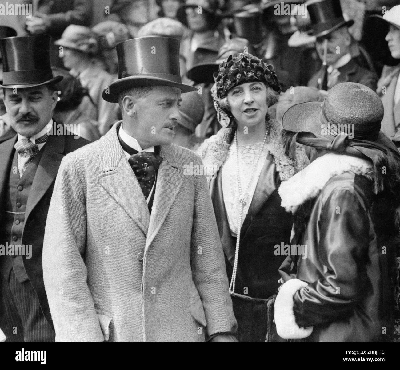 Constance, Herzogin von Westminster, abgebildet bei der Hochzeit von ...