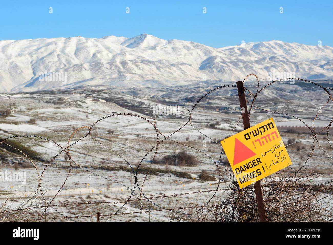Landmine zone -Fotos und -Bildmaterial in hoher Auflösung – Alamy