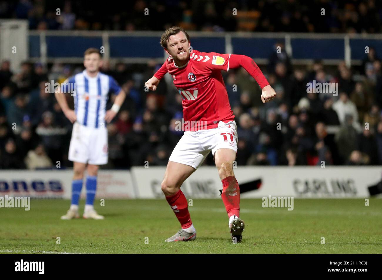 Alex Gilbey von Charlton Athletic feiert das zweite Tor des Spiels ...