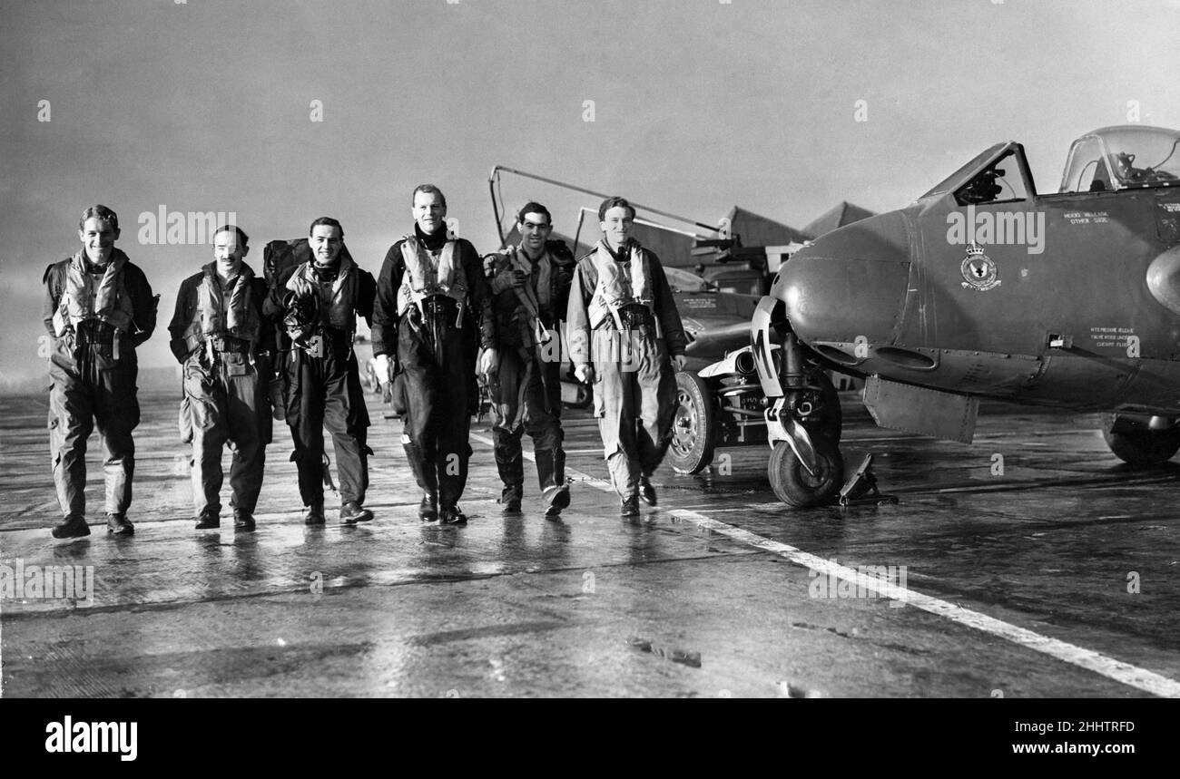 Fighter pilots briefing -Fotos und -Bildmaterial in hoher Auflösung – Alamy