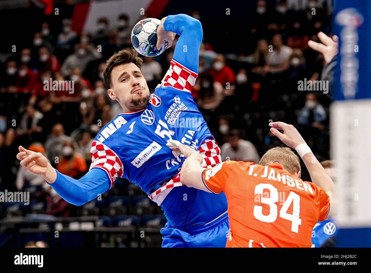 BUDAPEST, UNGARN - 26. JANUAR: Ivan Martinovic aus Kroatien, Tom Jansen ...