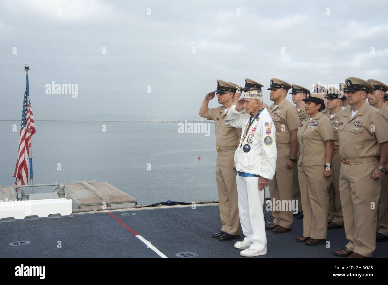 Chief petty officer mess -Fotos und -Bildmaterial in hoher Auflösung ...