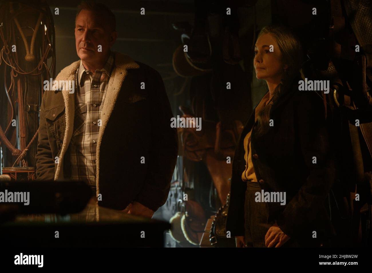 Sheepskin jacket -Fotos und -Bildmaterial in hoher Auflösung – Alamy