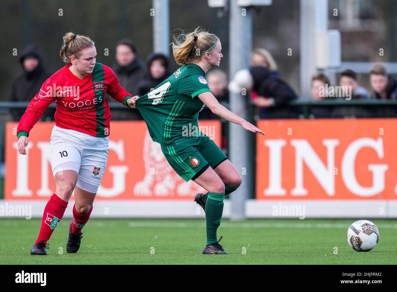 Haarlem - Cathy Olsthoorn von DSS V1, Kim Hendriks von Feyenoord V1 ...