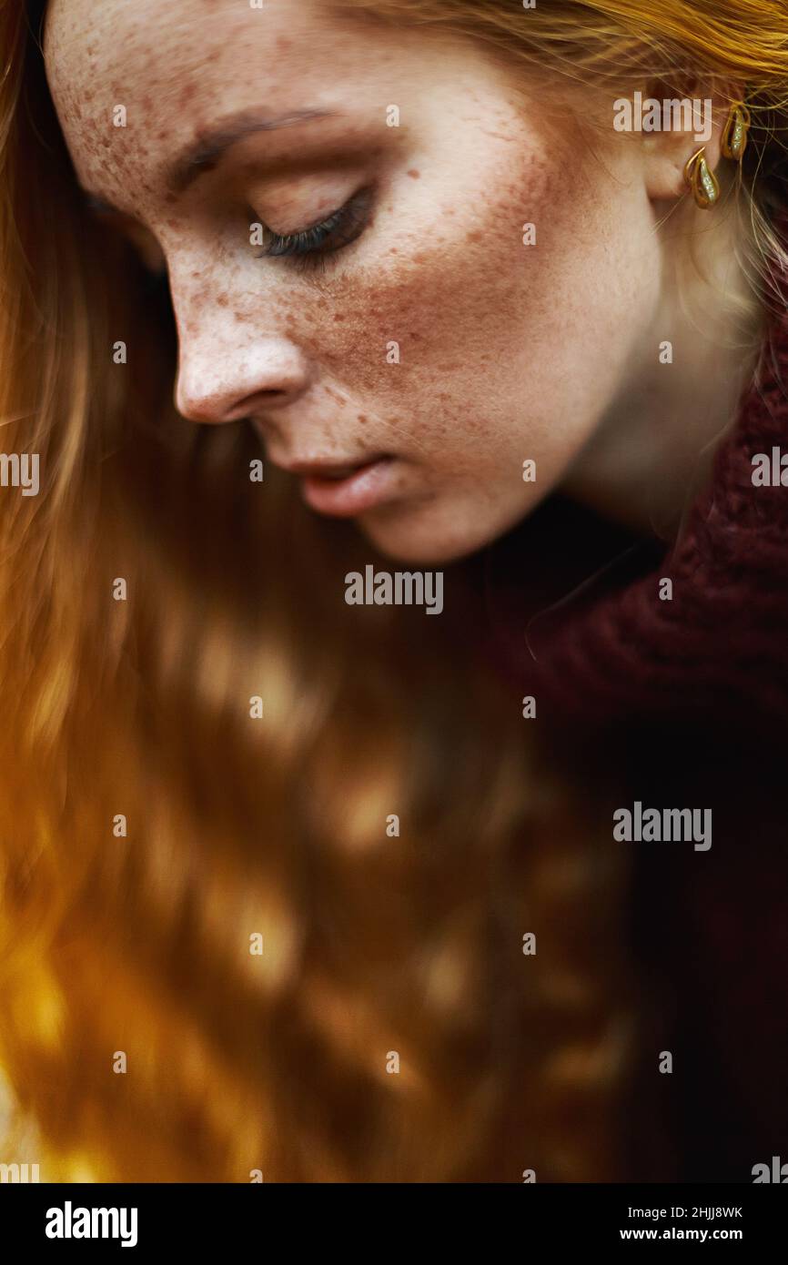 Rote haare und sommersprossen -Fotos und -Bildmaterial in hoher Auflösung – Alamy
