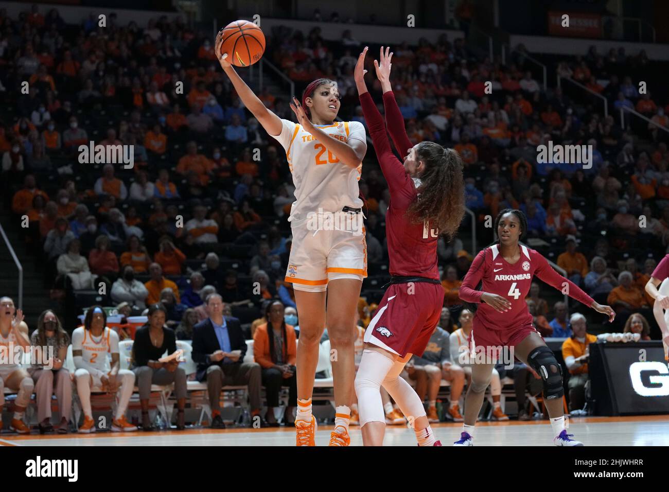 31. Januar 2022: Tamari Key #20 der Tennessee Lady Vols übergibt den ...