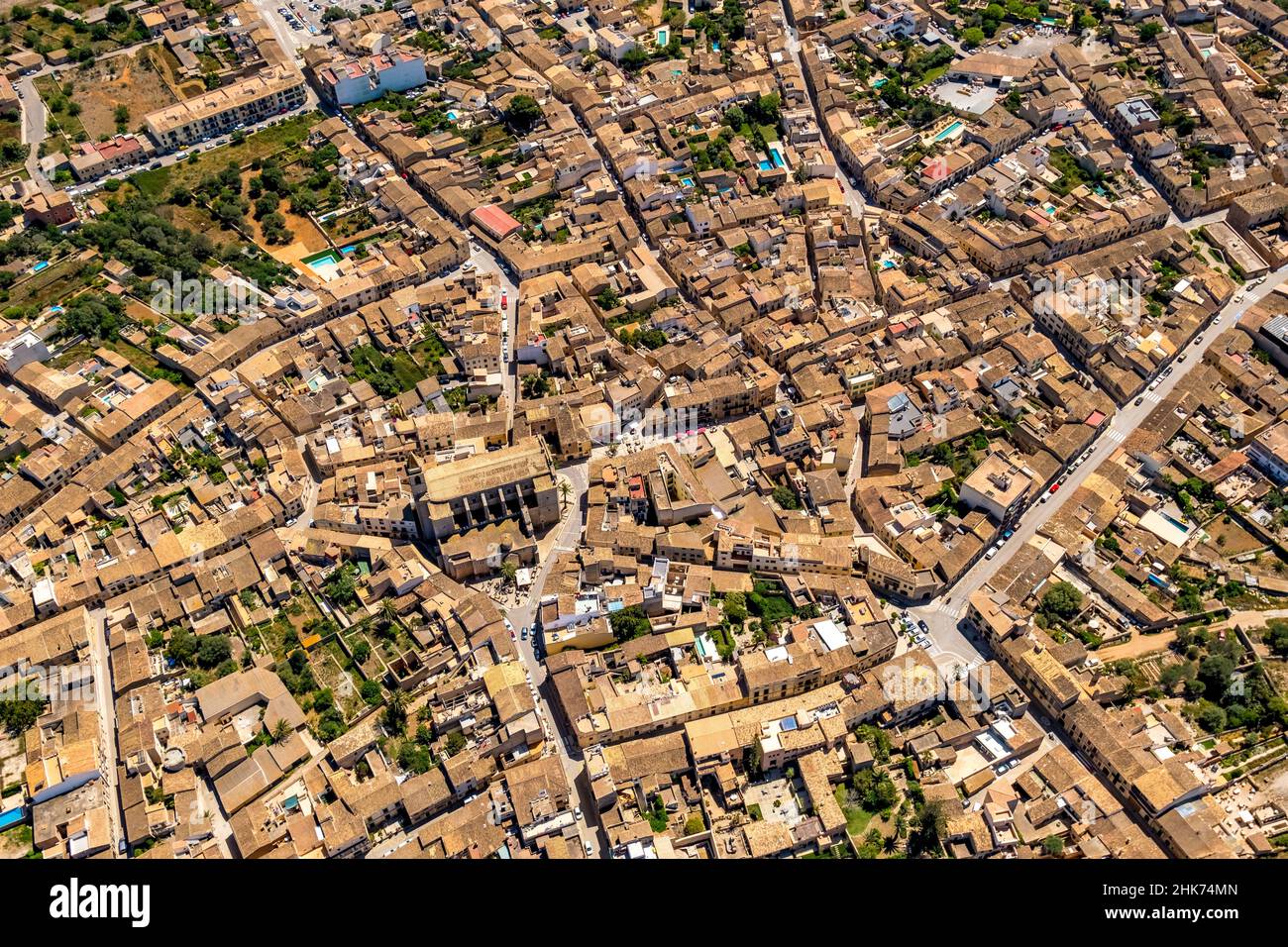 Altstadt und kirche sant andreu in santanyi -Fotos und -Bildmaterial in ...