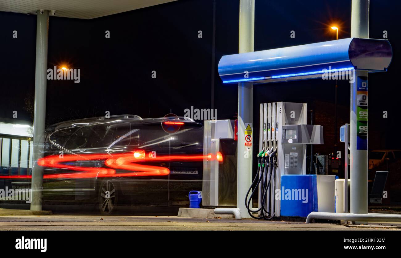 Nacht tankstelle -Fotos und -Bildmaterial in hoher Auflösung – Alamy