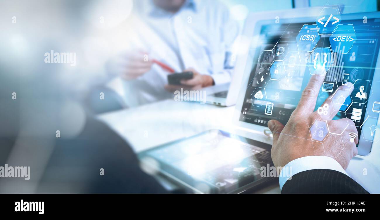 Software engineer and computer programmer -Fotos und -Bildmaterial in ...