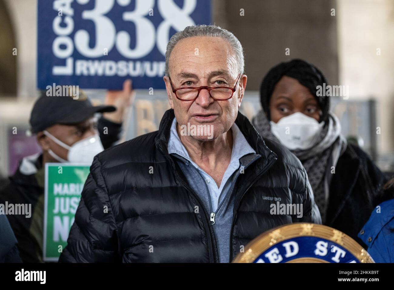 New York, NY - 4. Februar 2022: Senator Charles Schumer schloss sich ...