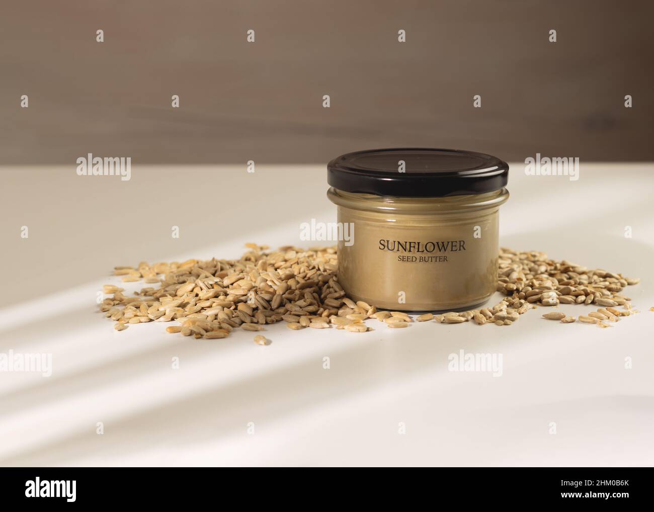 Bio-Sonnenblumenkerne-Butter im Glas lecker, cremig und salzig ...