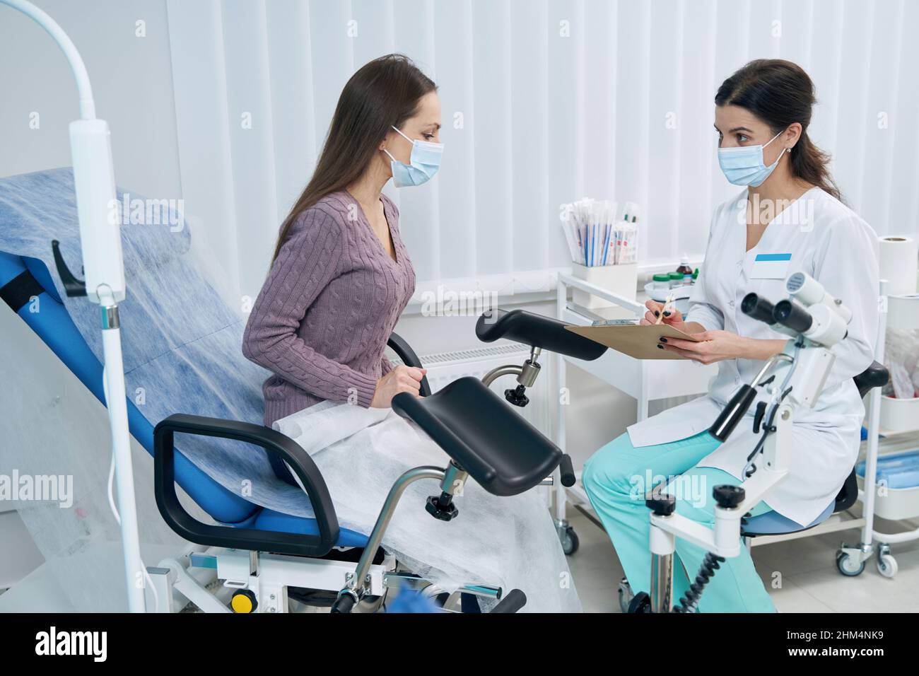 Frauenarzt Untersuchung Gynäkologisch Stockfotos und -bilder Kaufen - Alamy