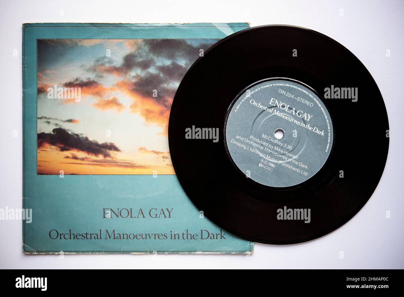 Enola gay die band -Fotos und -Bildmaterial in hoher Auflösung – Alamy