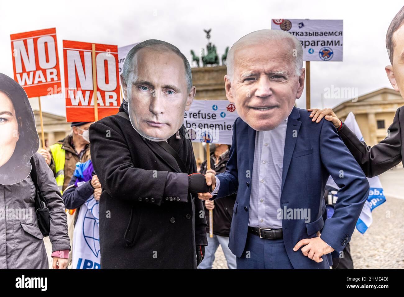 Russian president vladimir putin hands -Fotos und -Bildmaterial in ...