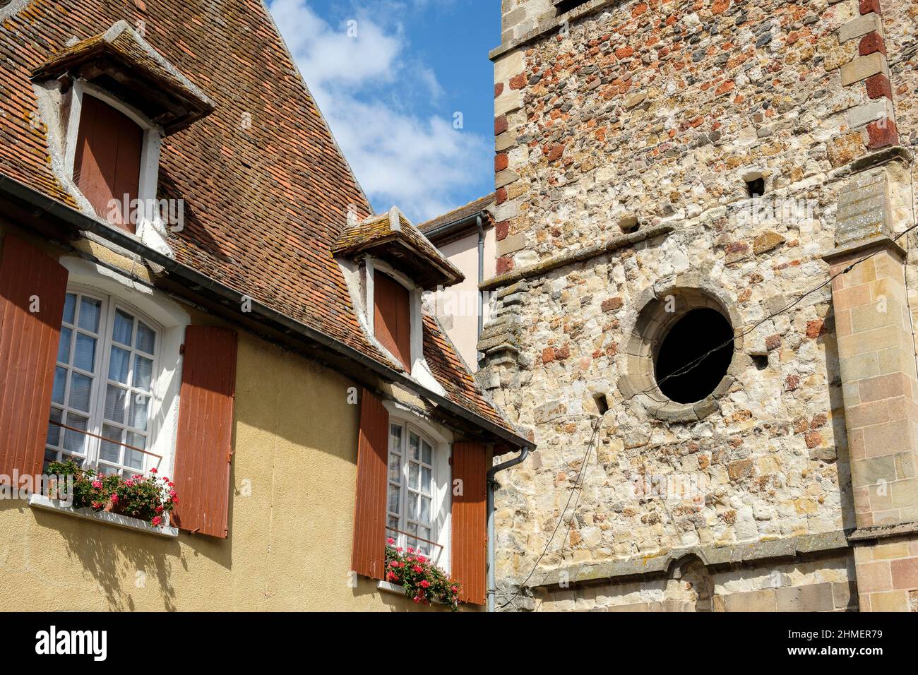 Eglise saint sauveur -Fotos und -Bildmaterial in hoher Auflösung – Alamy