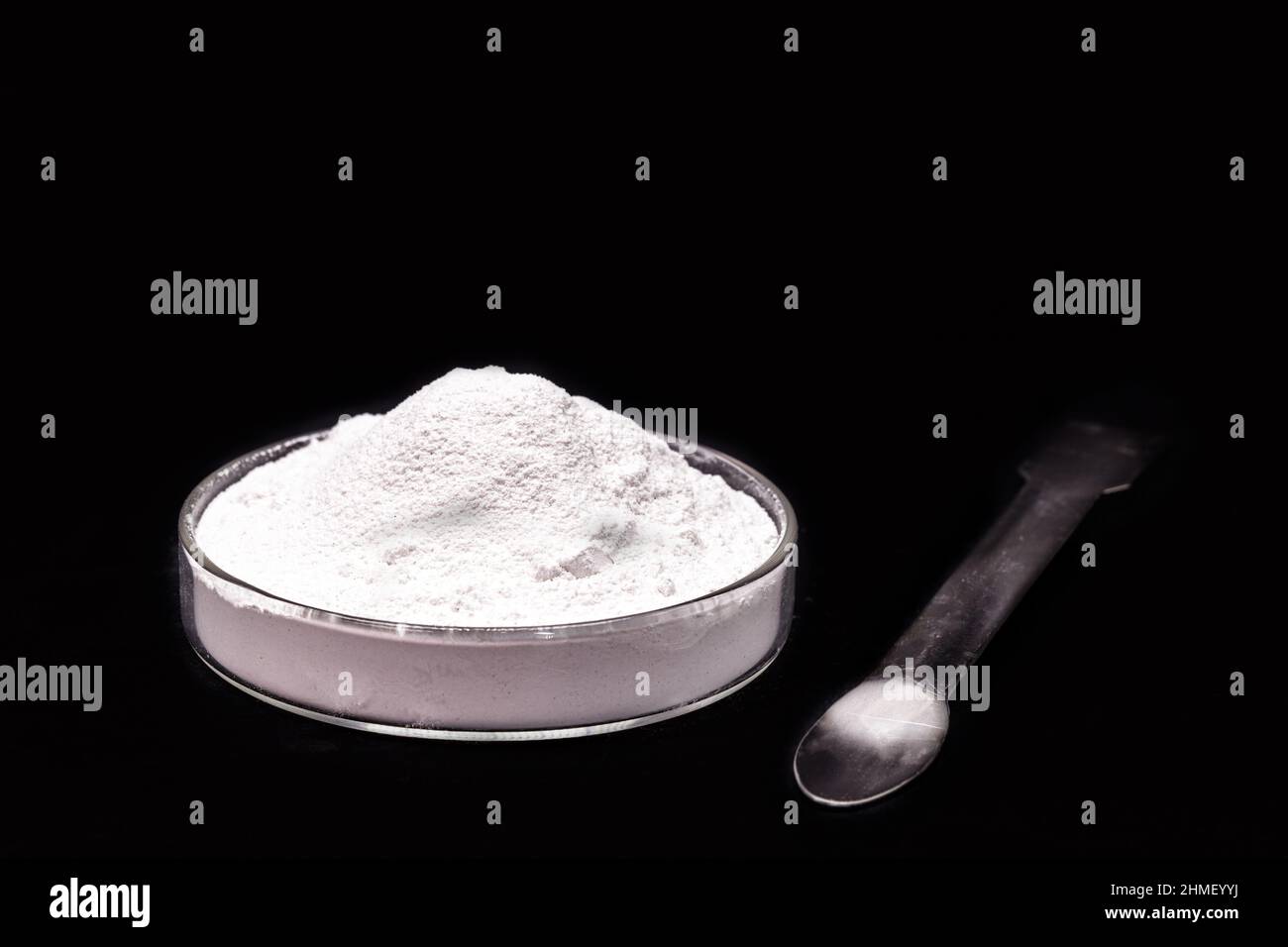 Calciumsulfat ist eine chemische Verbindung, die durch CaSO₄ ...
