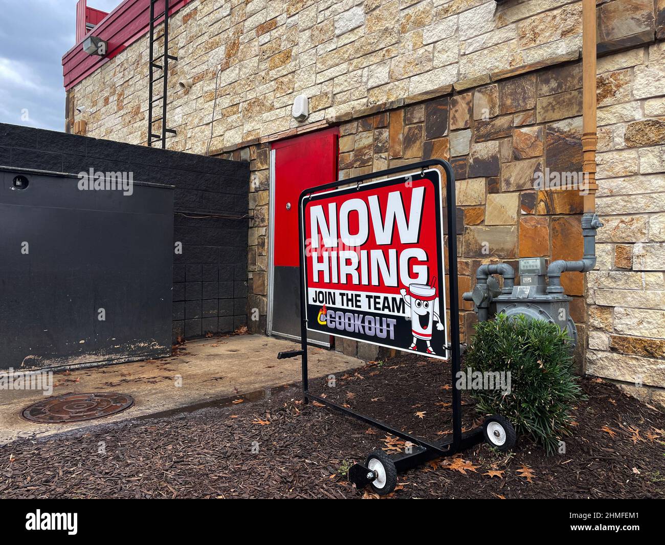 Augusta, GA USA - 01 02 22: Cookout Fast Food Restaurant Building Drive ...