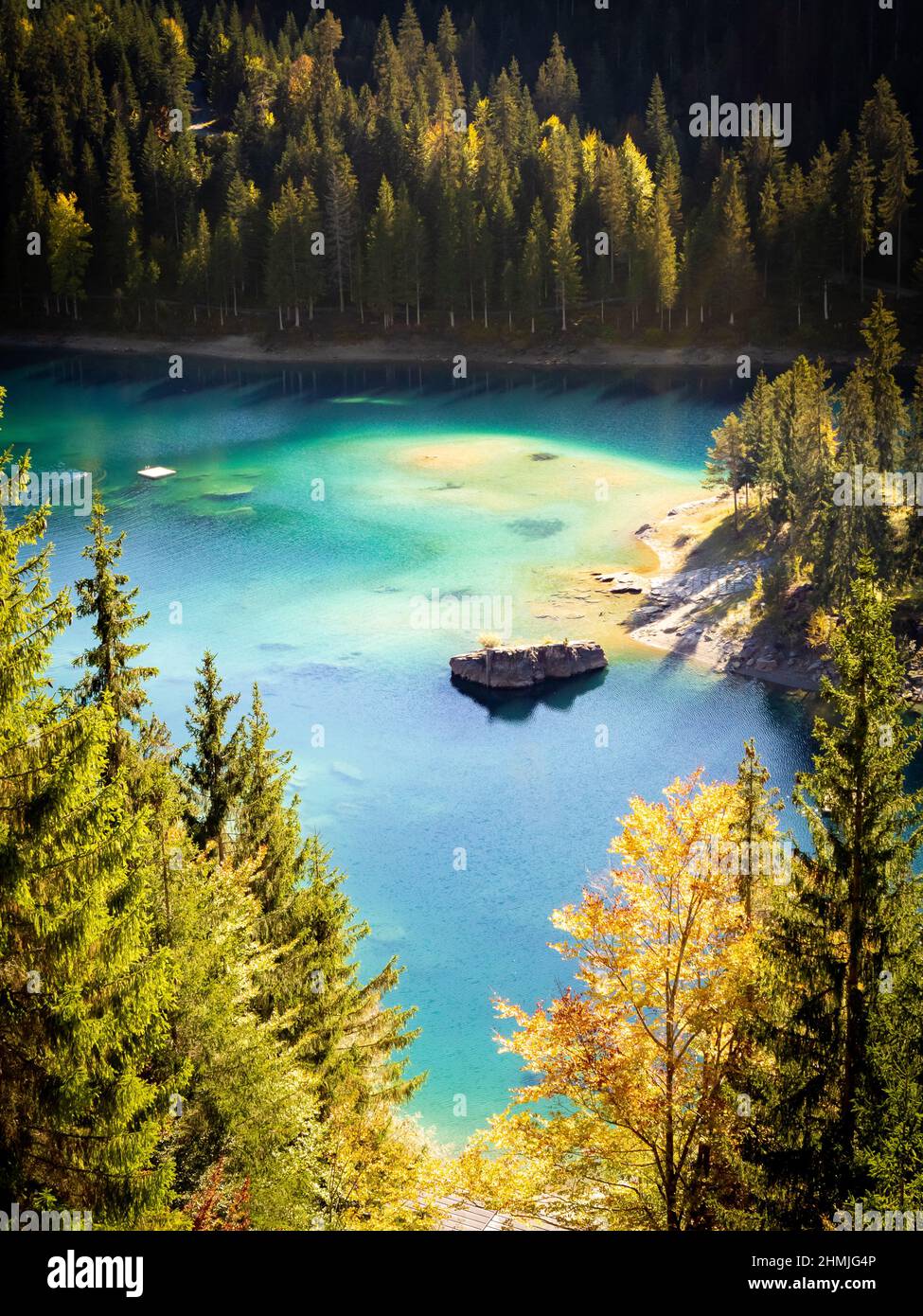 Caumasee see -Fotos und -Bildmaterial in hoher Auflösung – Alamy