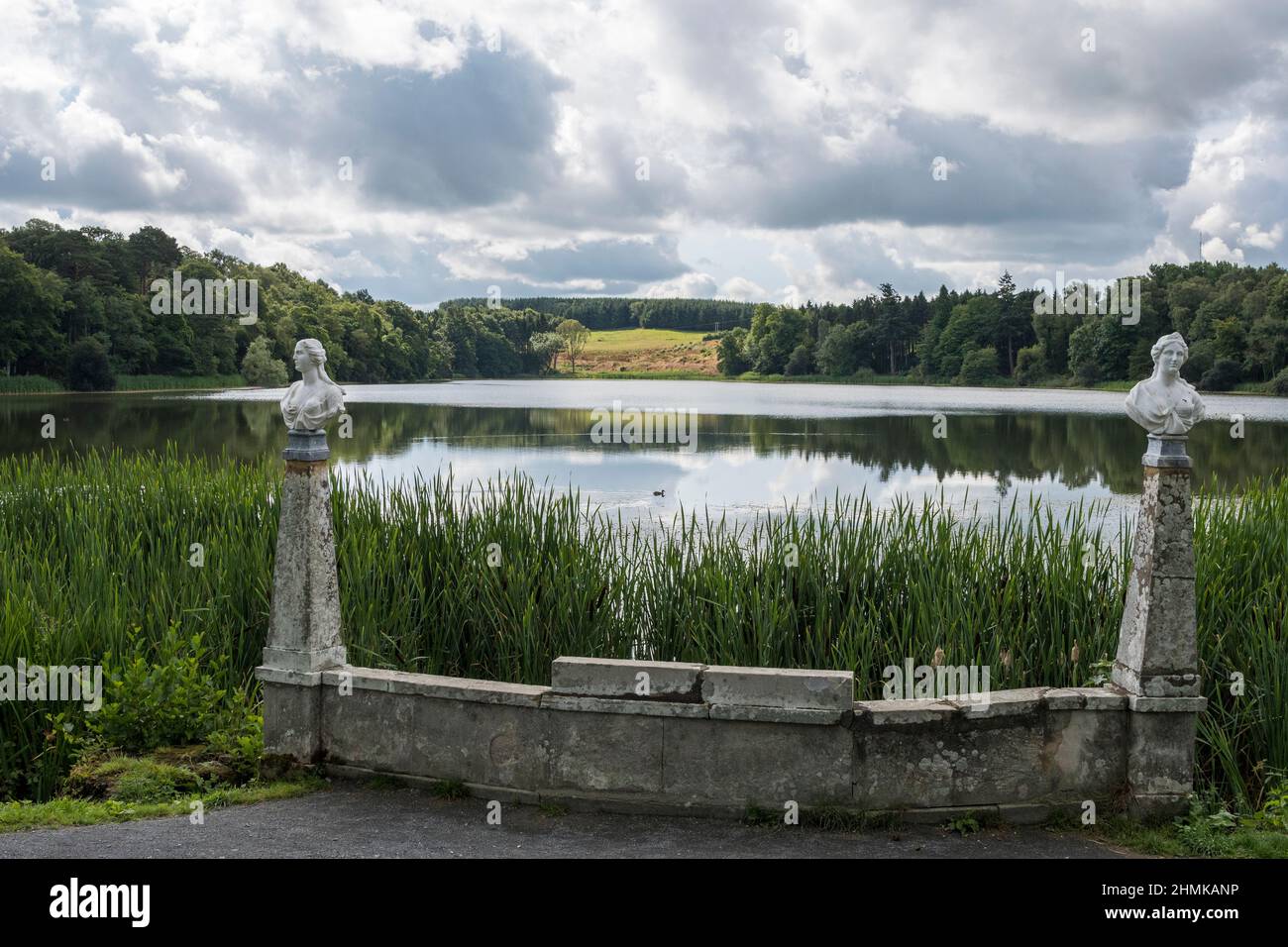 Statuen an der wand -Fotos und -Bildmaterial in hoher Auflösung – Alamy