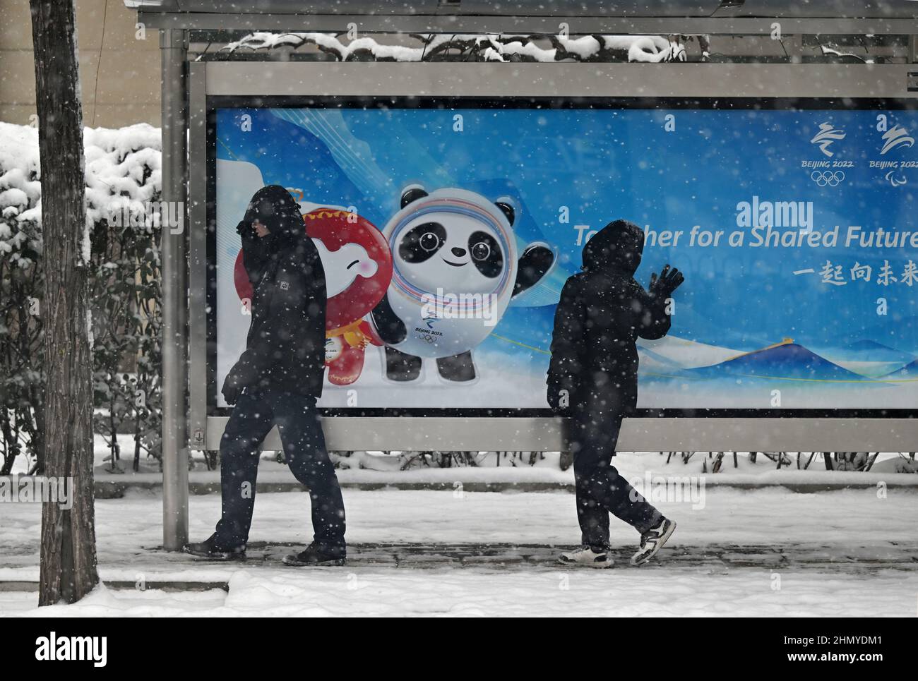 Peking, China. 13th. Februar 2022. Bei den Olympischen Spielen gehen ...