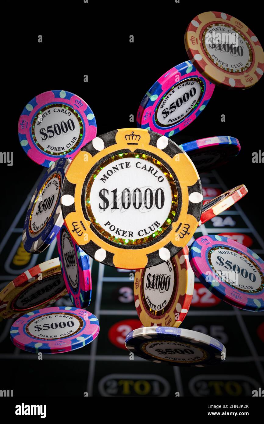 Fallende chips -Fotos und -Bildmaterial in hoher Auflösung – Alamy