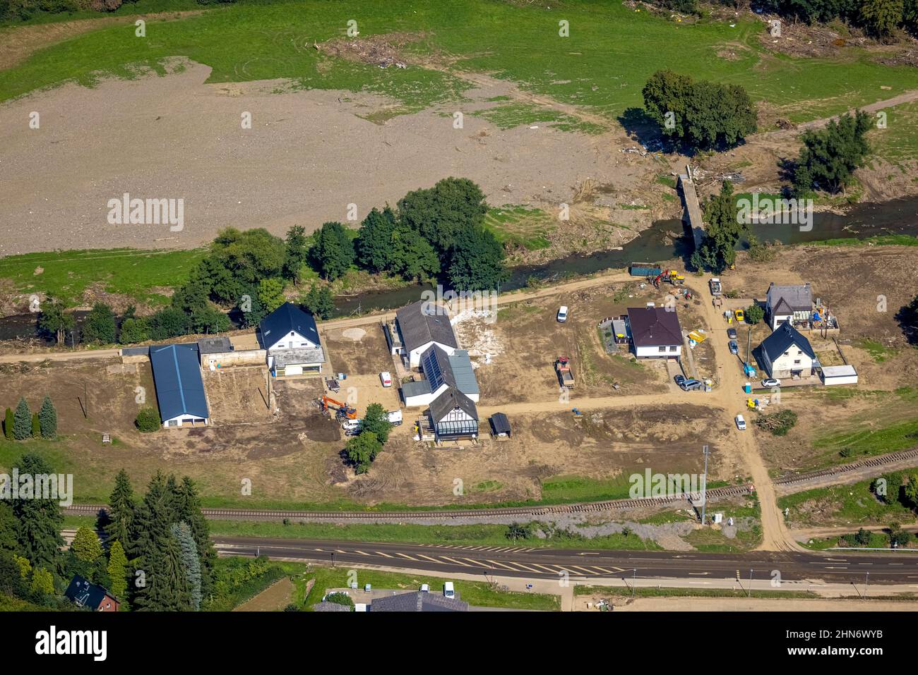 Luftbild, Überschwemmungsgebiet am Fluss Ahr mit Baugebiet in ...