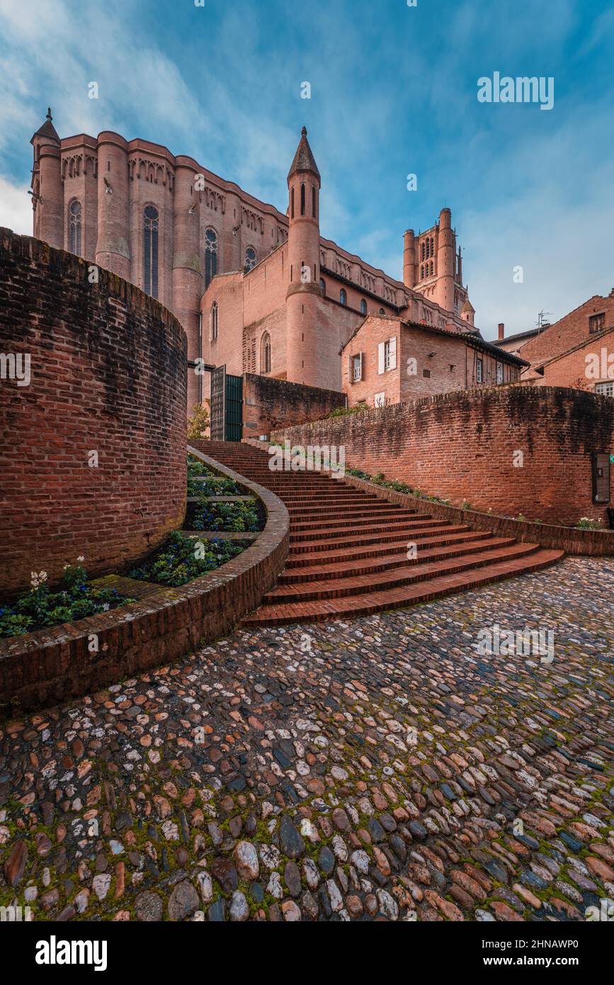 Basilique cathedrale sainte cecile -Fotos und -Bildmaterial in hoher Auflösung – Alamy