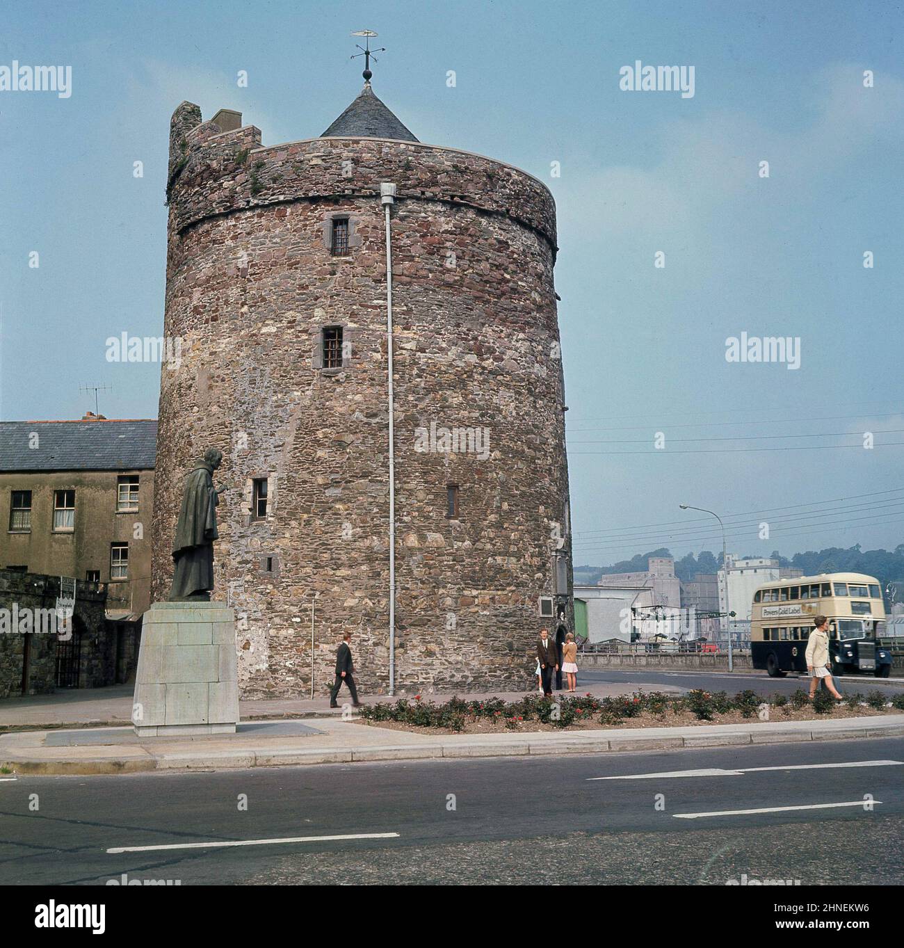 1960s, Blick aus dieser Zeit auf den historischen Reginald's Tower in ...