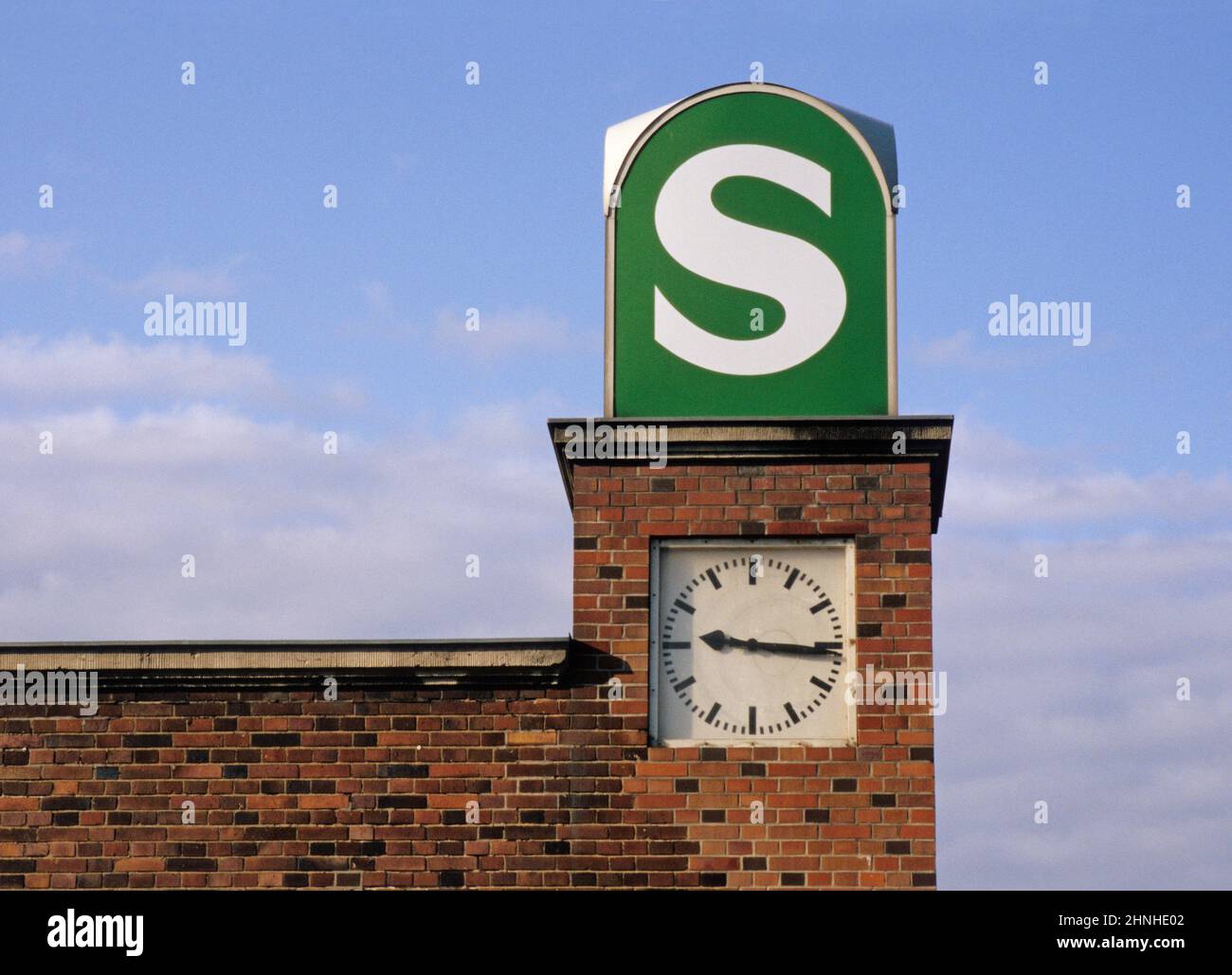 S bahn logo -Fotos und -Bildmaterial in hoher Auflösung – Alamy
