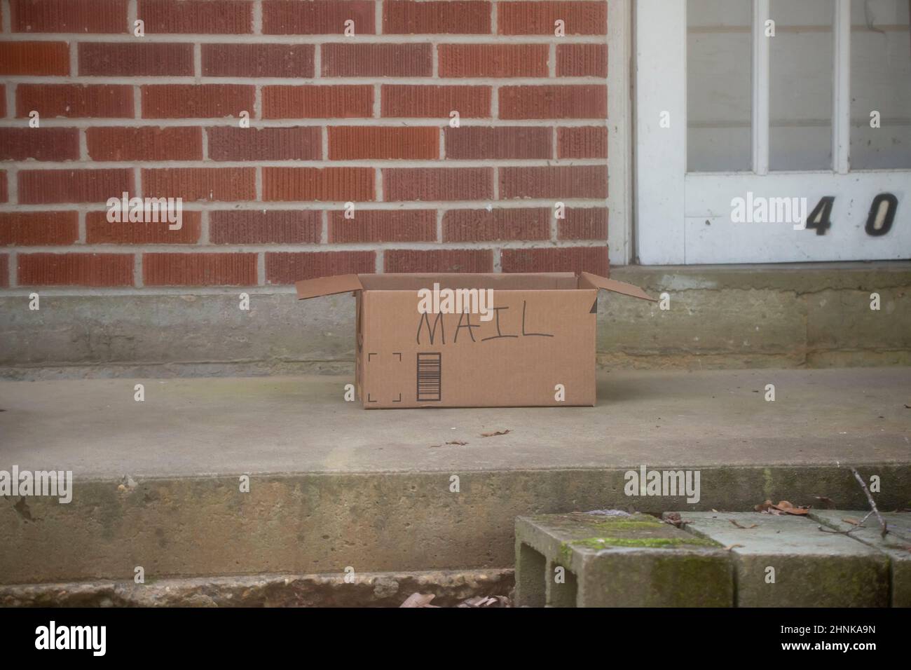 Karton lieferung -Fotos und -Bildmaterial in hoher Auflösung – Alamy