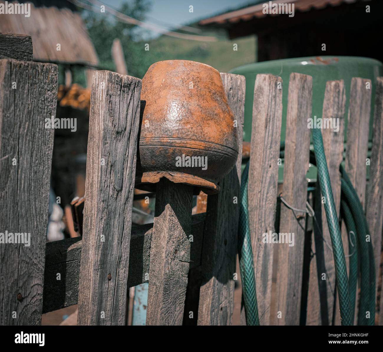 Alter tontopf -Fotos und -Bildmaterial in hoher Auflösung – Alamy
