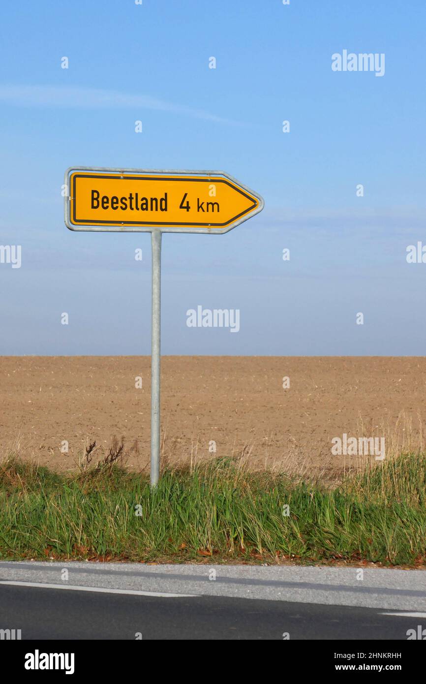 Pfeil wegweiser -Fotos und -Bildmaterial in hoher Auflösung – Alamy