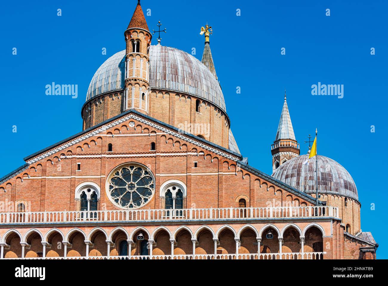 Heiliger anthony von padua basilika -Fotos und -Bildmaterial in hoher Auflösung – Alamy