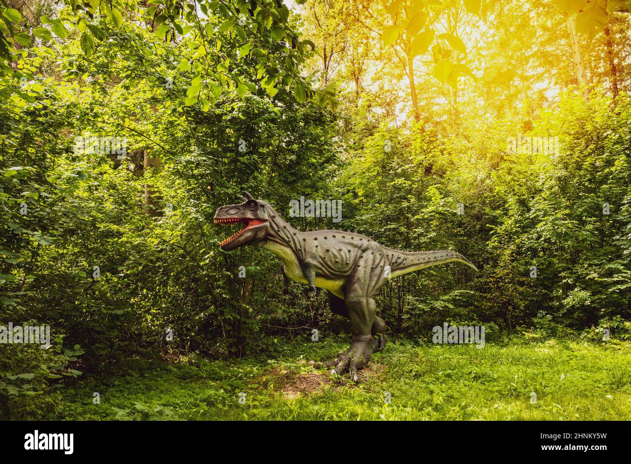 Realistischer dinosaurier -Fotos und -Bildmaterial in hoher Auflösung ...