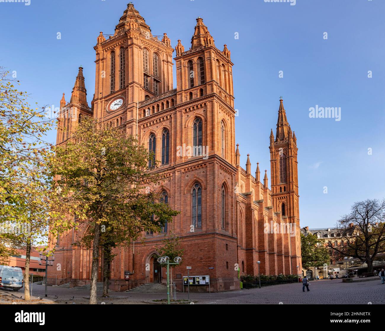 Die Marktkirche ist die evangelische Hauptkirche in Wiesbaden, der ...