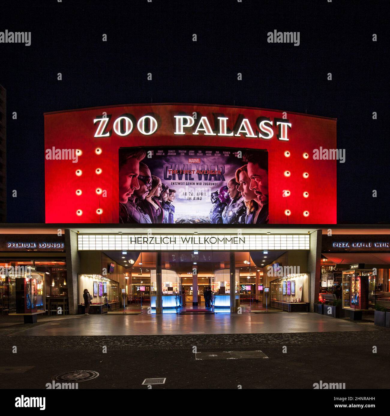 Zoo palastkino -Fotos und -Bildmaterial in hoher Auflösung – Alamy Zoo palastkino -Fotos und -Bildmaterial in hoher Auflösung – Alamy