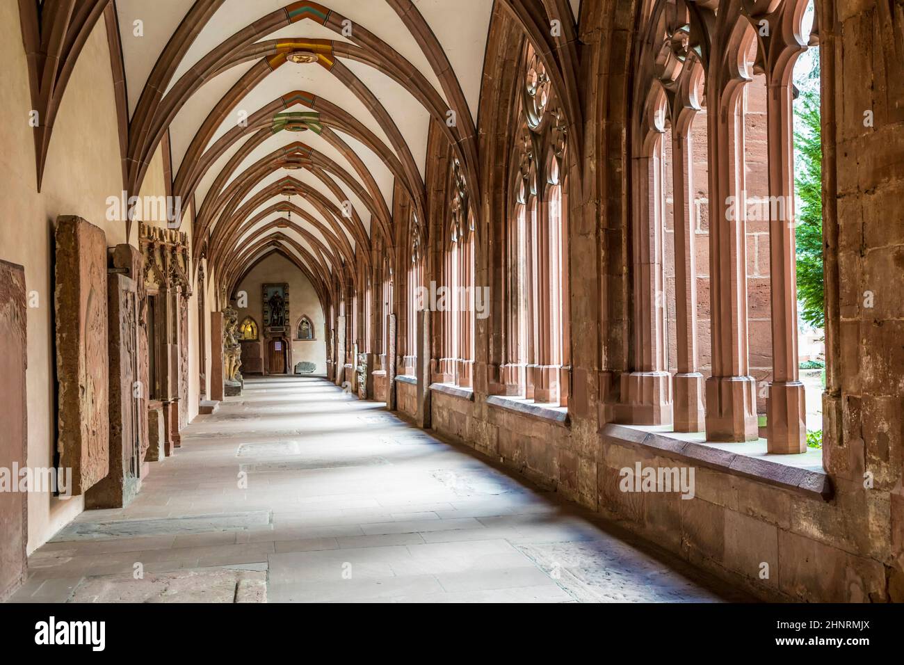Mittelalterlicher hof -Fotos und -Bildmaterial in hoher Auflösung – Alamy