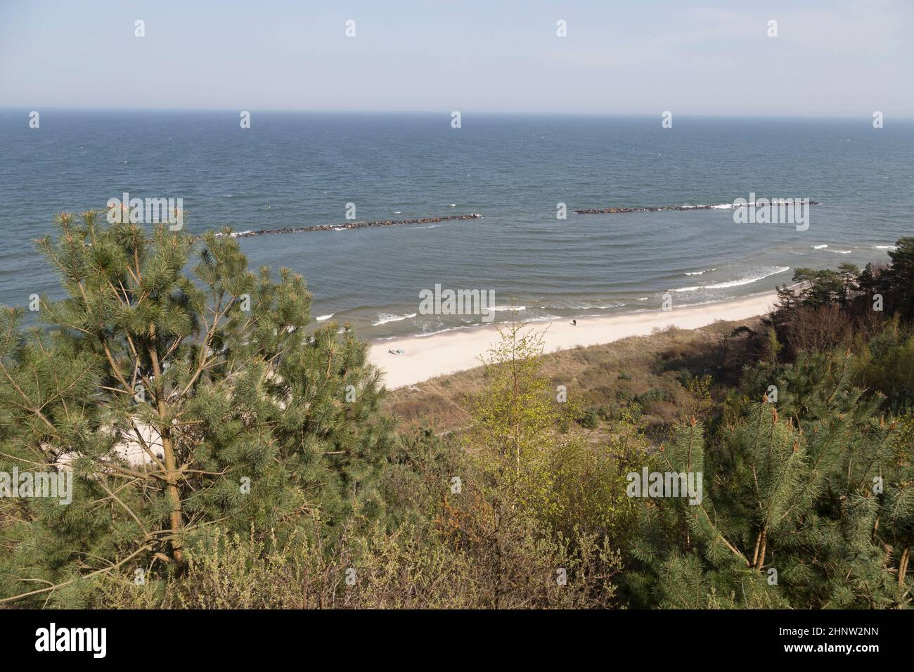 Strand mit Klippenlandschaft im kleinen Dorf Koserow auf der Insel ...