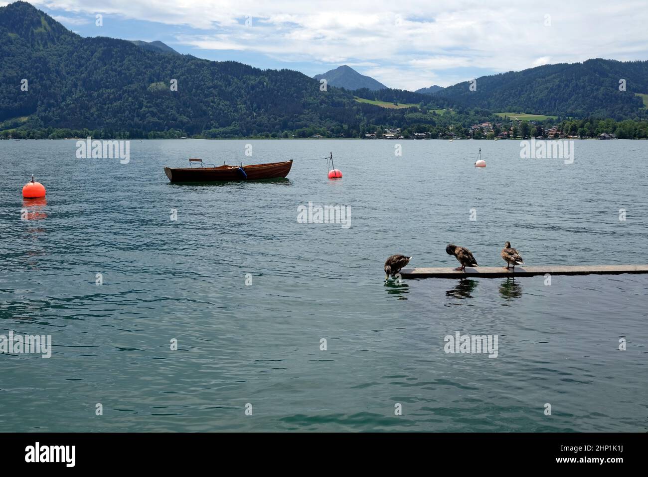 Schöne Aussicht auf den Schliersee in Bayern, Deutschland ...