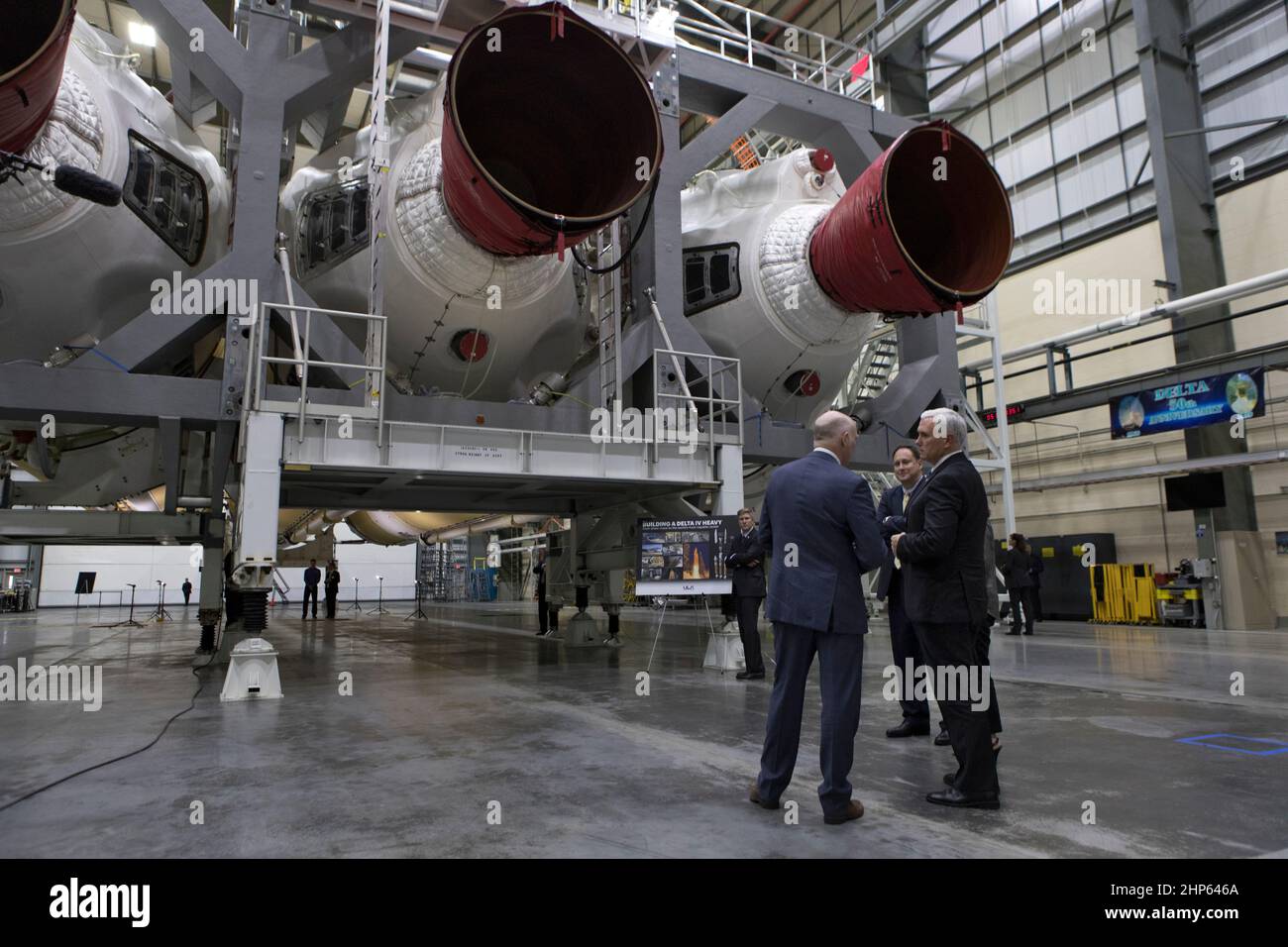 Tory Bruno, President und CEO der United Launch Alliance (ULA), führt ...