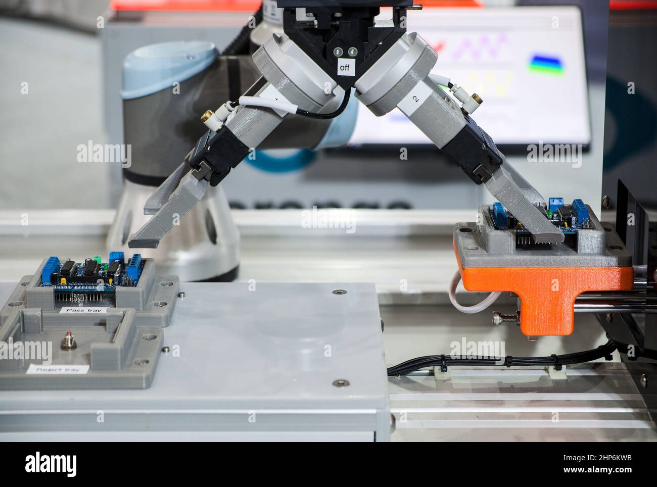 Industrial robot automation -Fotos und -Bildmaterial in hoher Auflösung ...