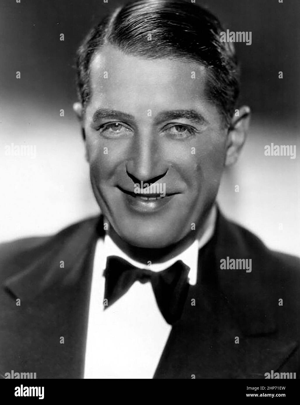 Maurice chevalier 1930s -Fotos und -Bildmaterial in hoher Auflösung – Alamy
