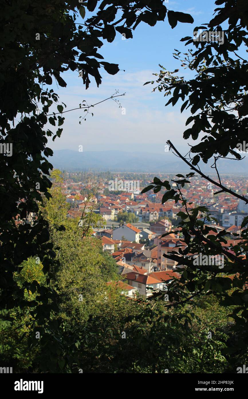 Blick über die Stadt Ohrid in Nordmakedonien vom oberen Tor Gorna Porta ...