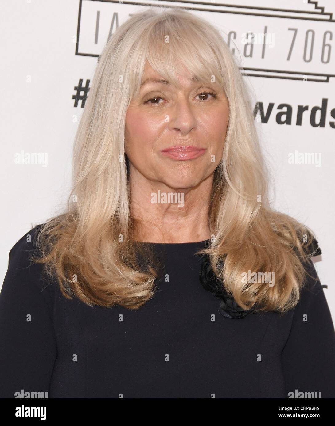 Joy Zapata kommt bei den Annual Make-up Artists & Hair Stylists Guild ...